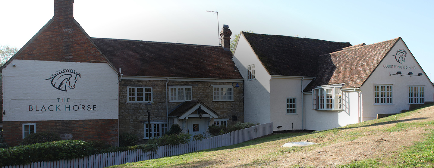 The Black Horse Pub & Restaurant in Great Linford, Buckinghamshire